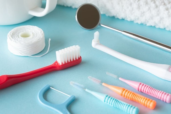 磨き残しが多い場所は？ ちょい足しアイテムで歯みがき効率がグンとアップ！ | OralCare more